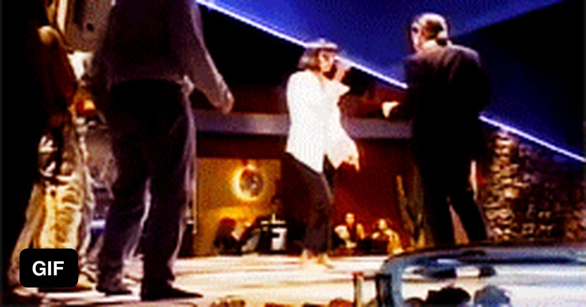 Tarantino getting into it on the set of Pulp Fiction - 9GAG