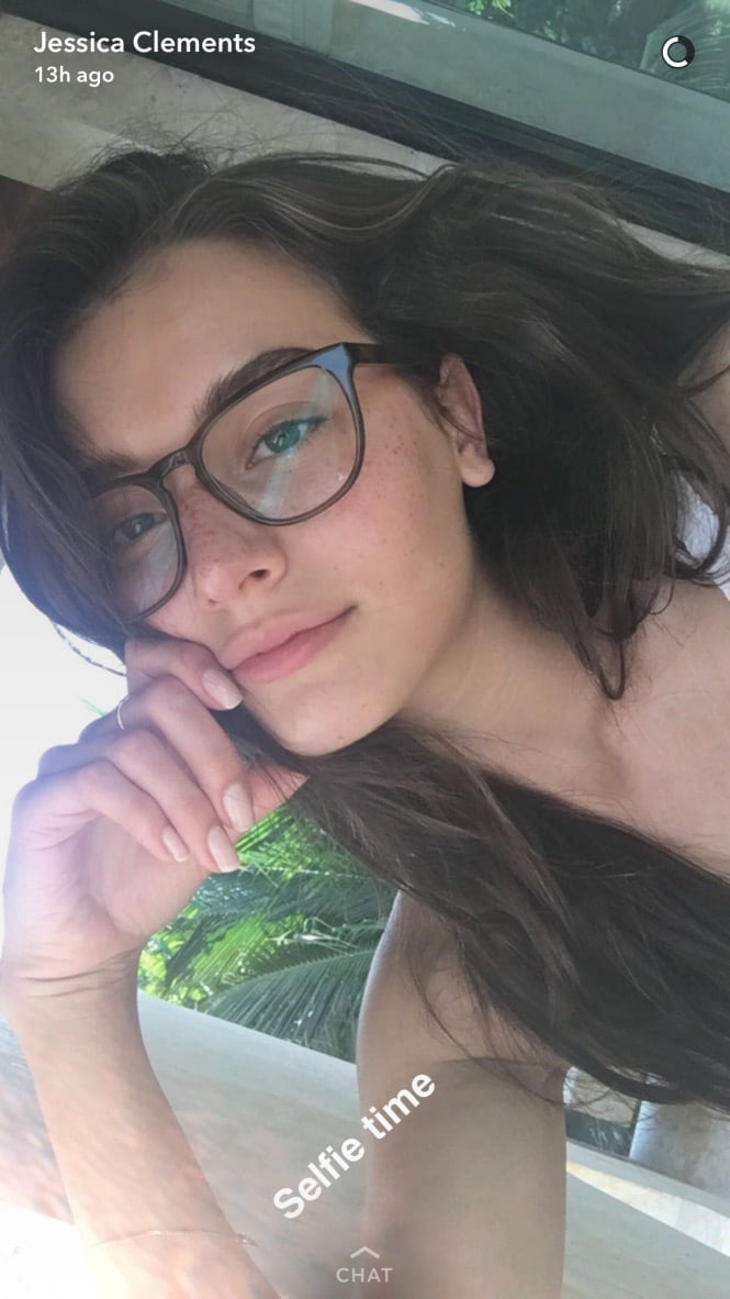Jessica Clements glasses - 9GAG