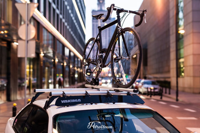 Yakima roof rack - 9GAG