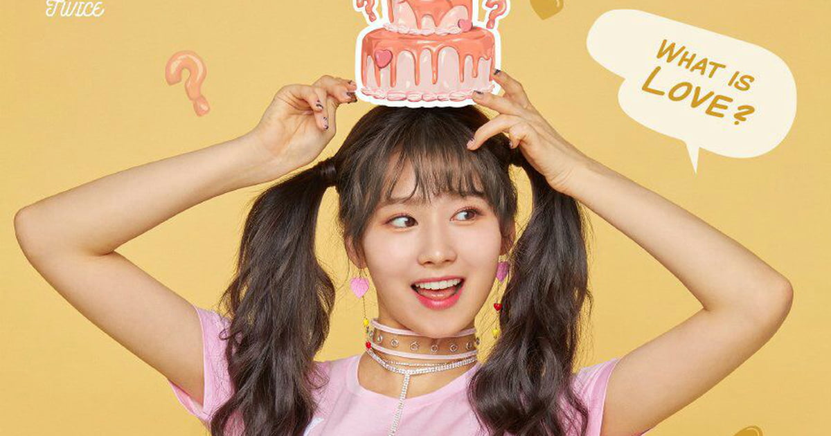 Minatozaki Sana (TWICE) - 9GAG