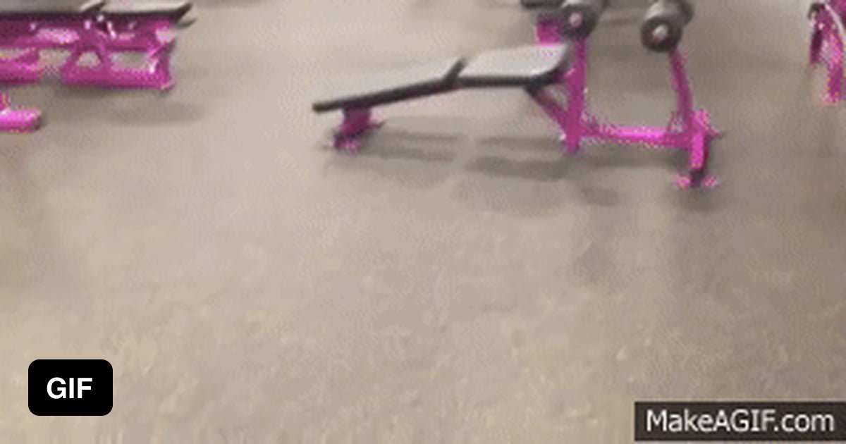 Dropping a pen at Planet Fitness - 9GAG