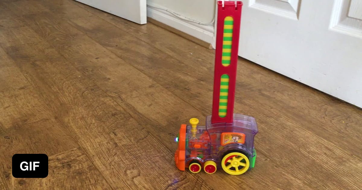 This domino train - 9GAG