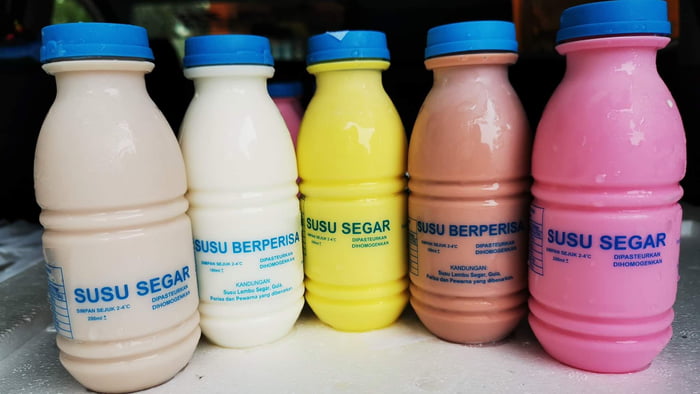 Kedudukan no 2 slepas air cap badak. susu 0.5% - 9GAG