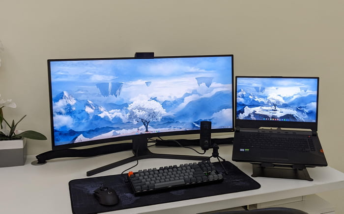 Any ideas on how to improve the setup? it feels kinda empty to me :/ - 9GAG