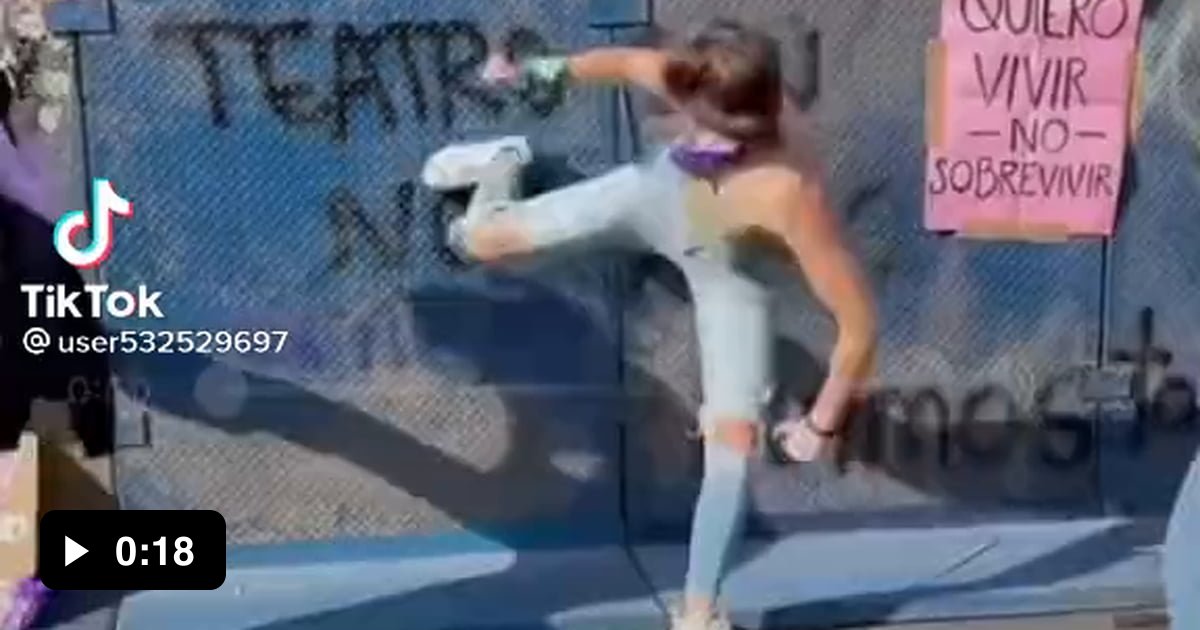 Jajaja se mamo esta morra, ya se que es tik tok, pero pss si se sienten pendejos alguna vez ...