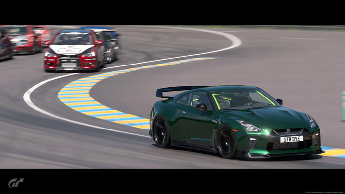 Pit stop animation in Gran Turismo 7 - Tuned Nissan Skyline GTR - 9GAG
