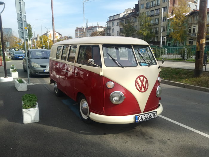 VW T1 Bus (1963) - 9GAG