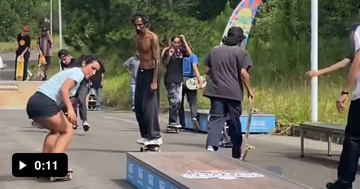 Hand Stan at it again!! - 9GAG