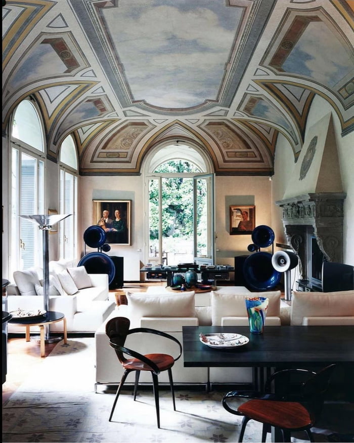 Living room designed by architect Mario Bellini for himself in a 1930s ...