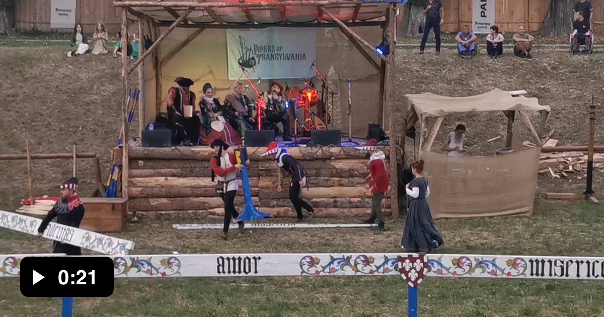 Renaissance Festival, Croatia, intermission between stage plays - 9GAG