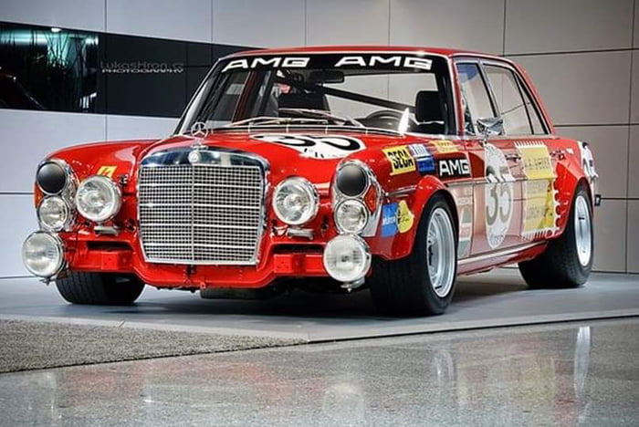 The Red Pig | 300 SEL AMG - 9GAG