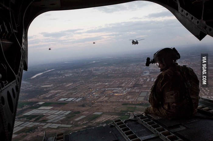 Sitting on the ramp of a CH-47 Chinook looks like fun - 9GAG