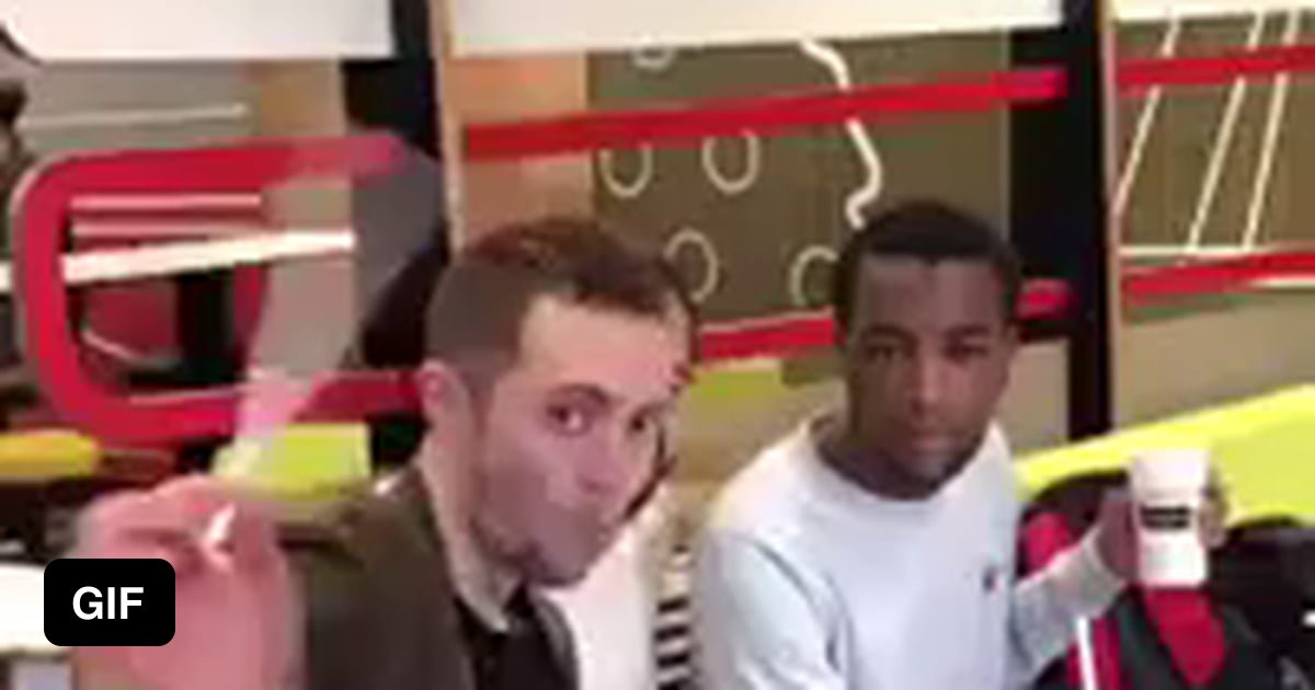 Guy is impressed by magic trick. - 9GAG