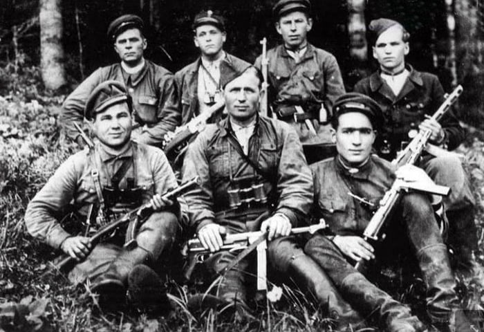 Ukrainian Insurgent Army (UIA / UPA) freedom-fighters pose for a photo ...