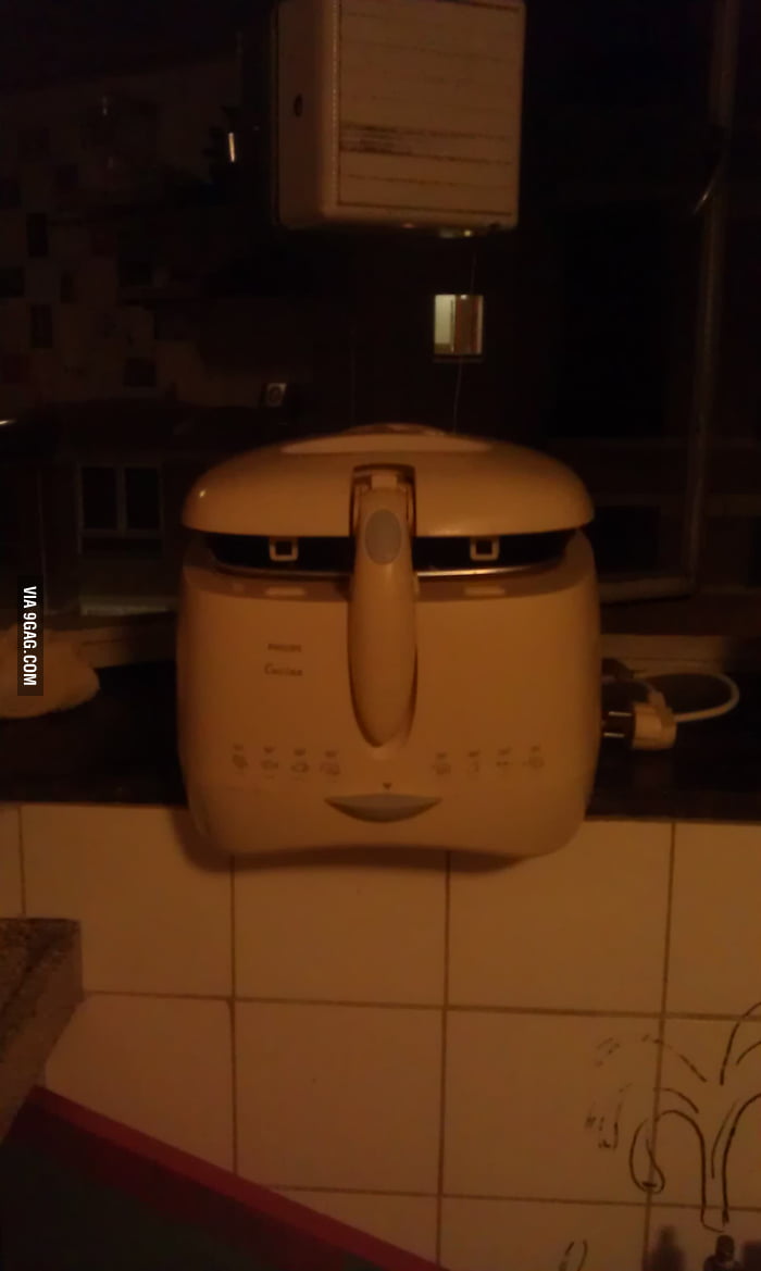 That evil looking frying pan. - 9GAG