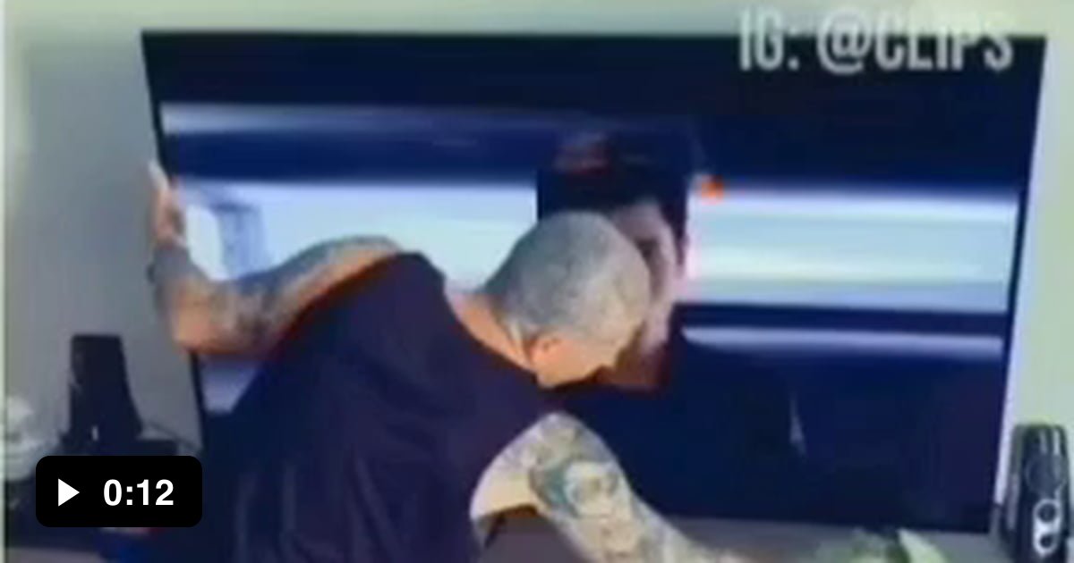 Perfect timing. - 9GAG