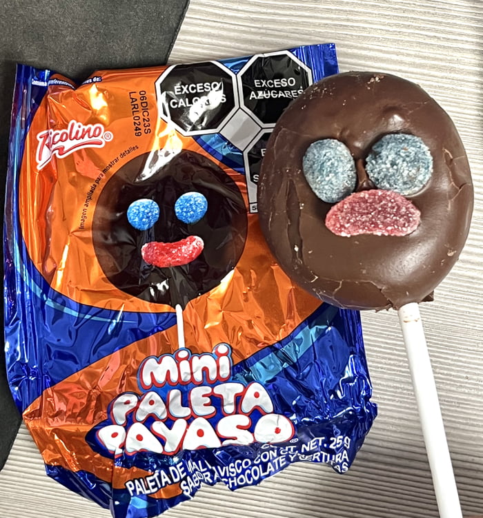 Cuando te regalan una paleta payaso para levantarte el ánimo - 9GAG