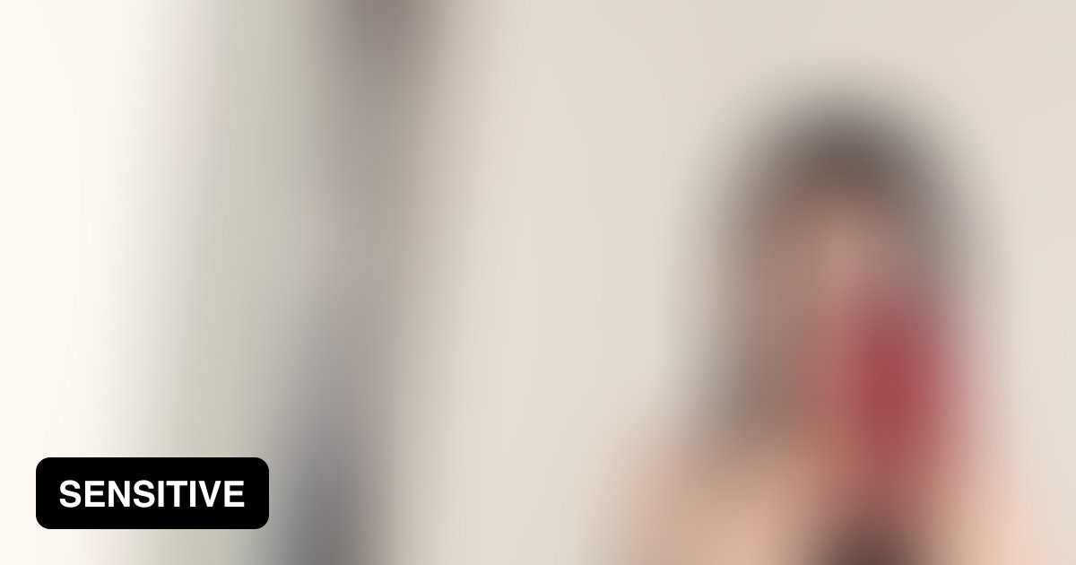 I do like a good thigh squish - 9GAG