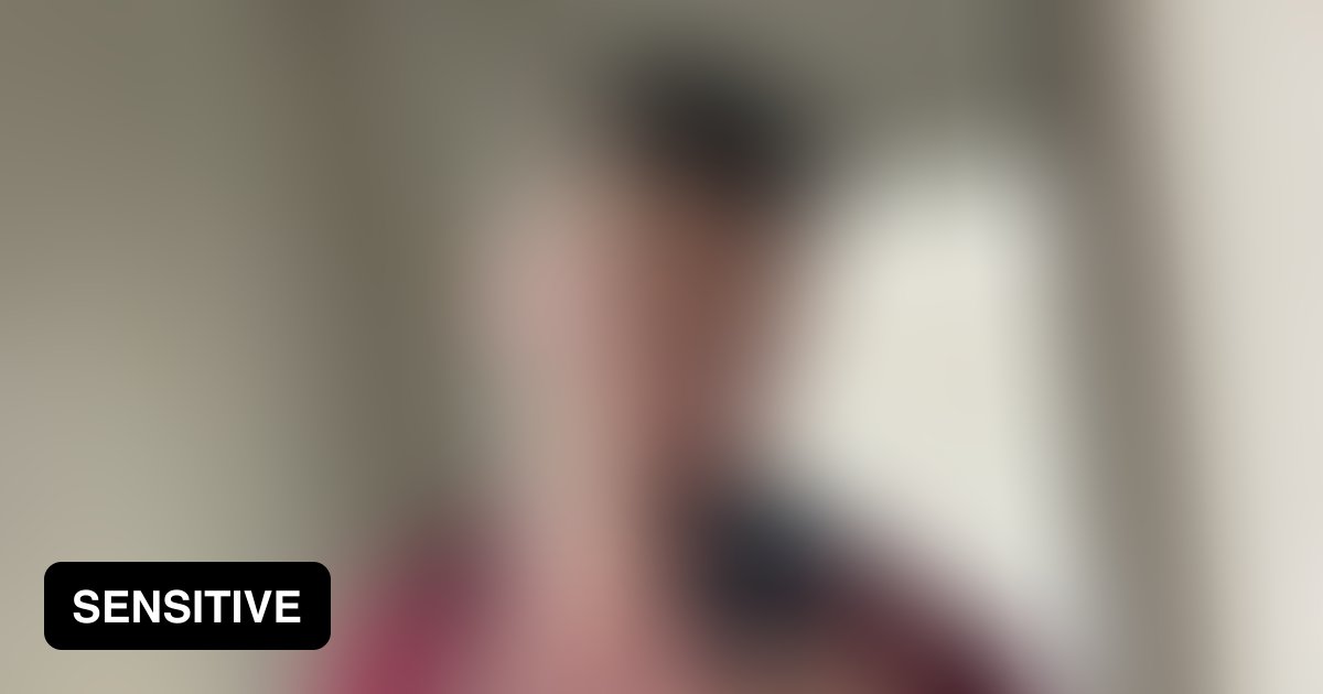 Mirror selfie bulge in BB - 9GAG