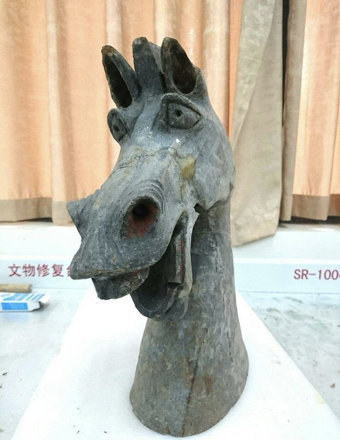 A 1800-year old ceramic horse. Han Dynasty (202 BCE–9 CE, 25–220 CE) - 9GAG