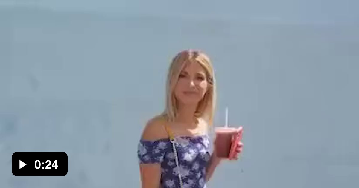 Throwing few hundreds - 9GAG