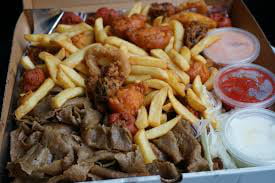 Behold, the Glasgow munchie box. Scots are mental. - 9GAG