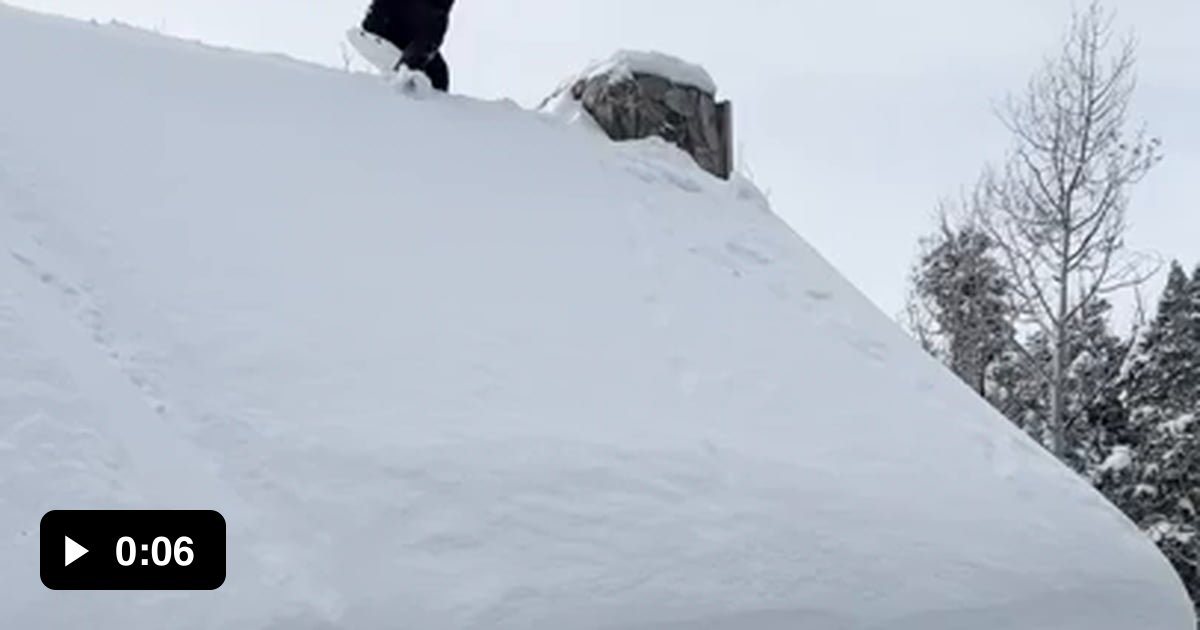 Roof avalanche - 9GAG