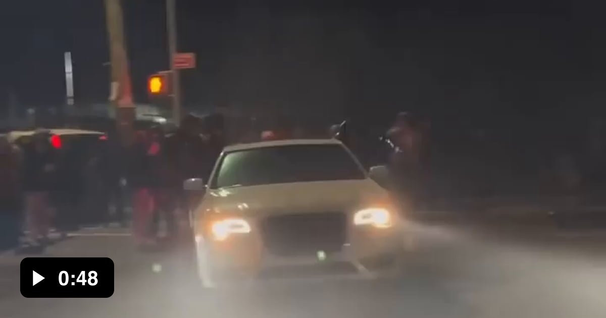 Sideshow gone wrong. Really wrong. - 9GAG