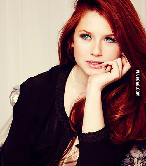 Bonnie Wright aka Ginny Weasley - 9GAG