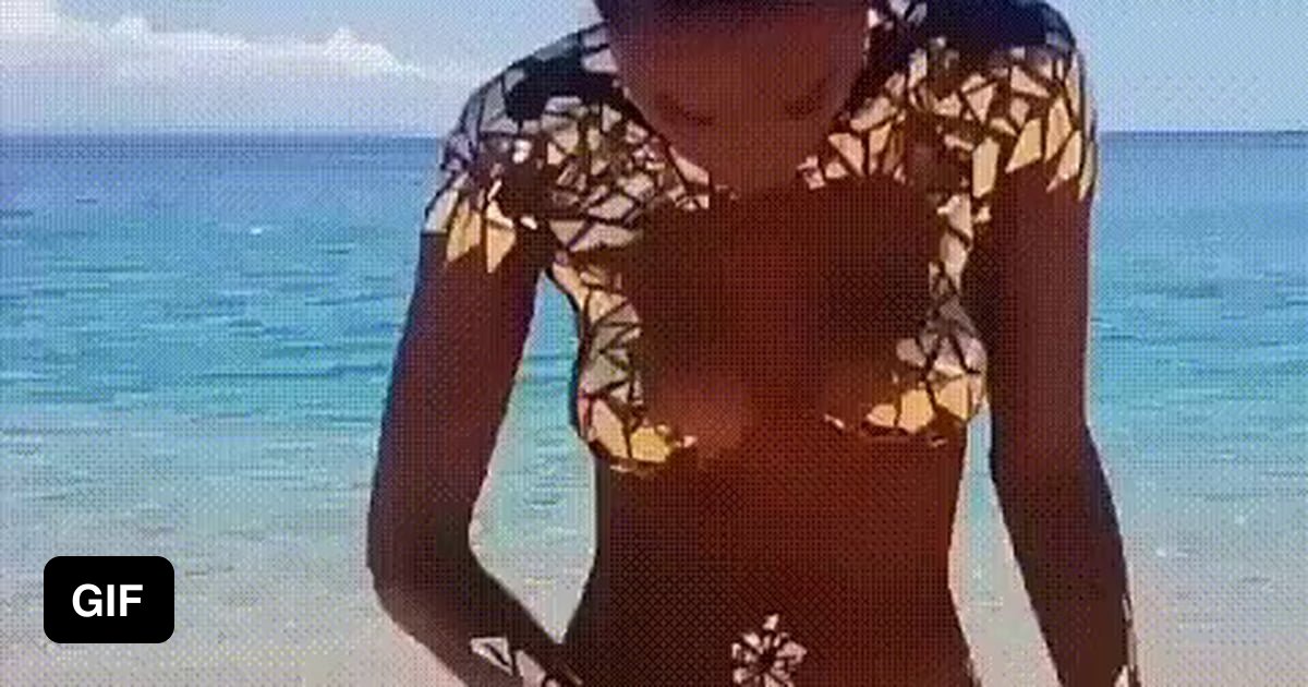 Golden bikini - 9GAG