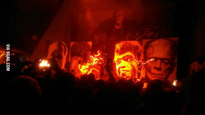 Any Rob Zombie fans go to the concert tonight in Lubbock Tx? - 9GAG