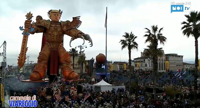 Giant Pro Trump Float in Italy - 9GAG
