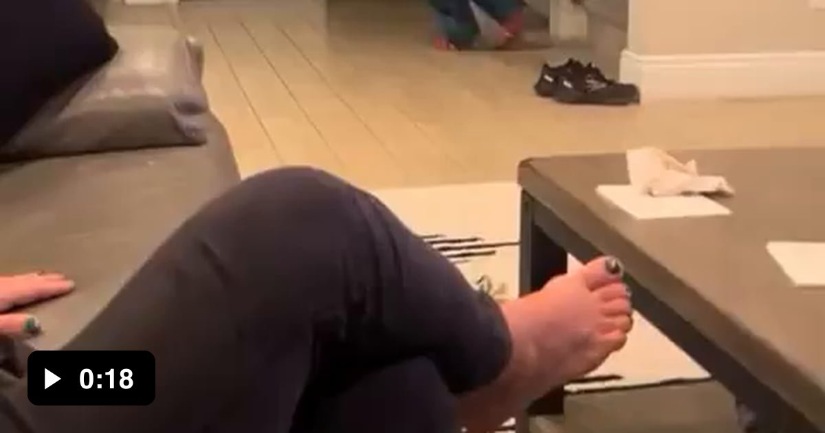 She wins Halloween - 9GAG