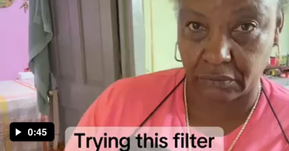 Mum and daughter vs old filter - 9GAG