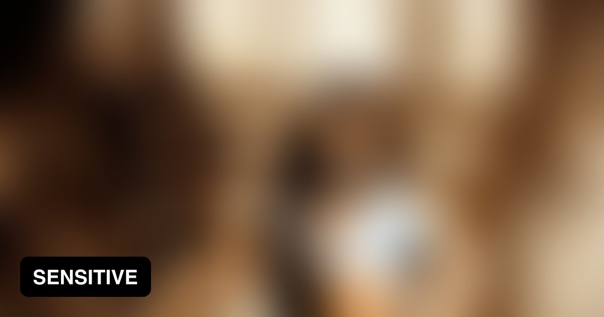 Caroline Munro 70s - 9GAG