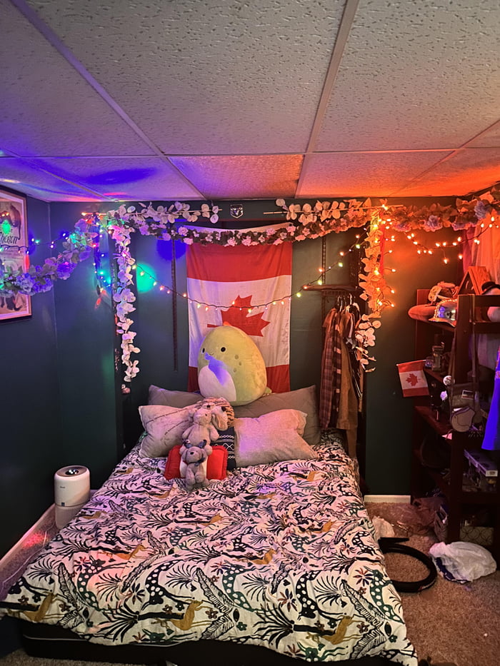 Just finished putting this nice space together for myself. What do yall think? - 9GAG