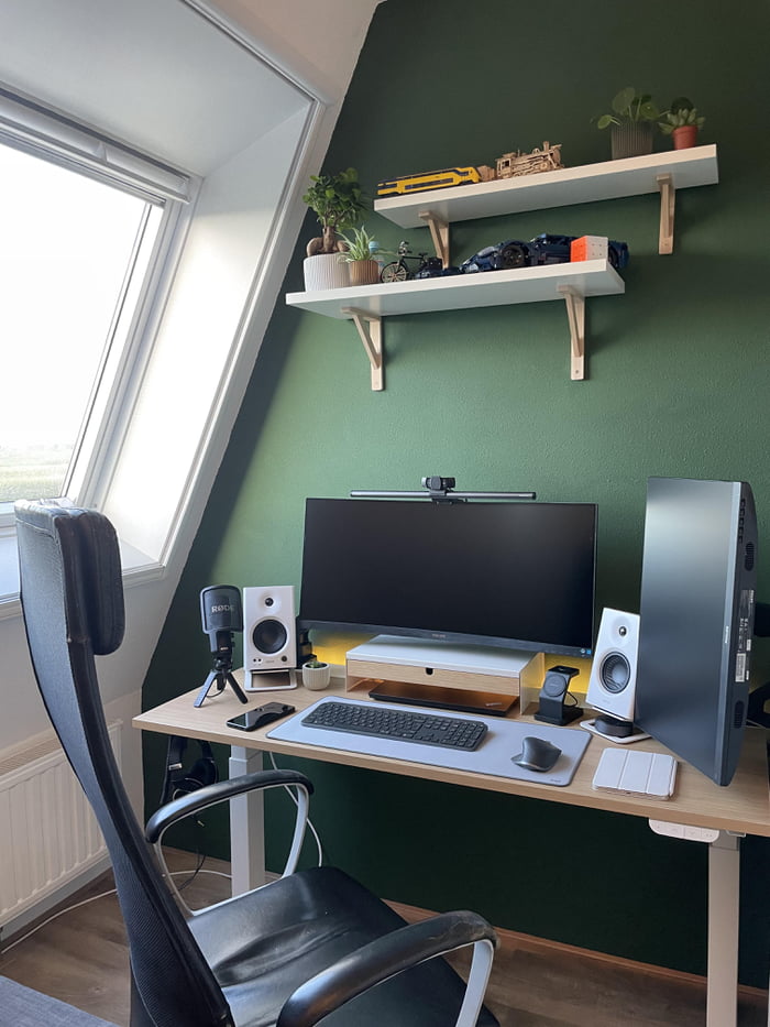 New job, first setup - 9GAG