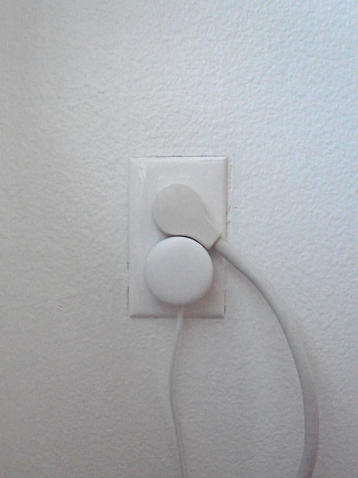 The way the plugs fit perfectly - 9GAG