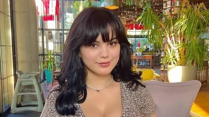 Azra Ay Vandan, a Turkish OnlyFans model, was arrested in Istanbul after announcing plans to ...