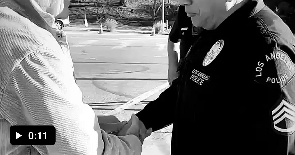 Bruce Willis thanks first responders that are fighting the Los Angeles ...