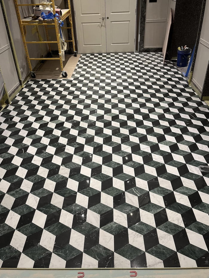 These tiles are trippy - 9GAG