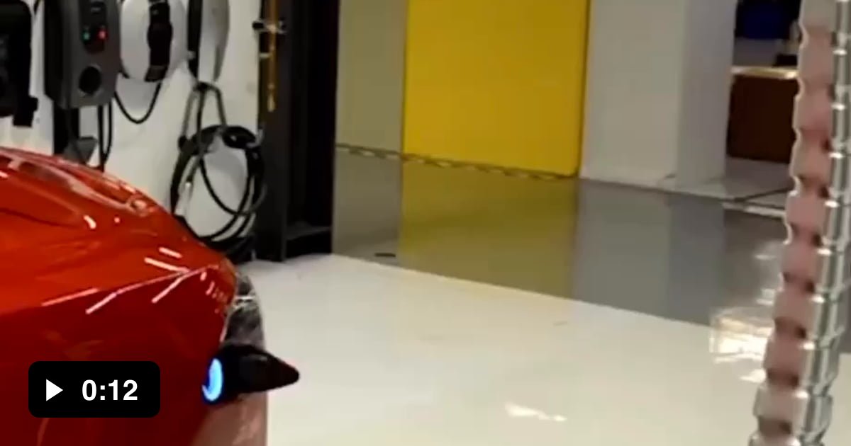 Automatic snake charger concept from Tesla - 9GAG