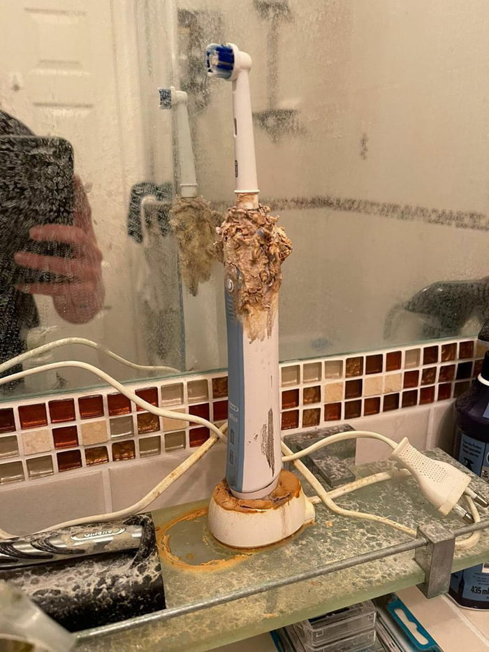 And the weird thing is that the brush doesn't look bad and worn out - 9GAG