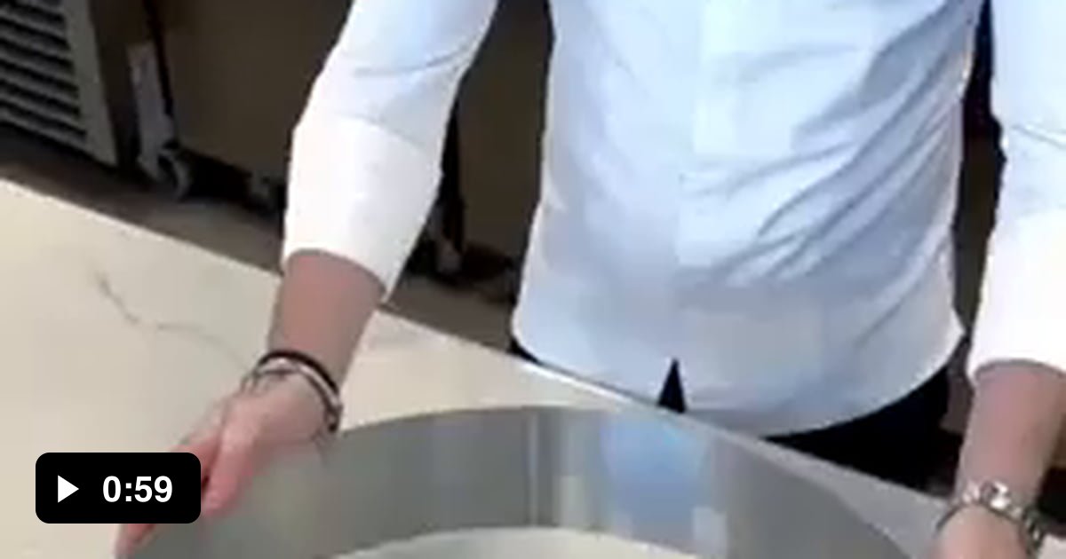 This guy makes amazing sculptures using chocolate - 9GAG