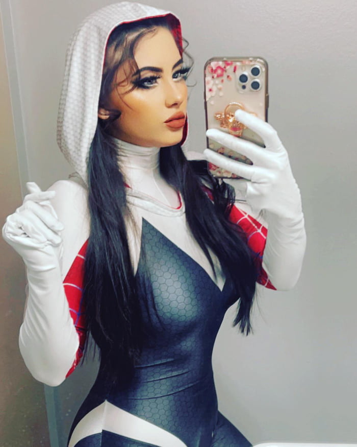 Spider Gwen Cosplay By Kalypsoluna 9gag