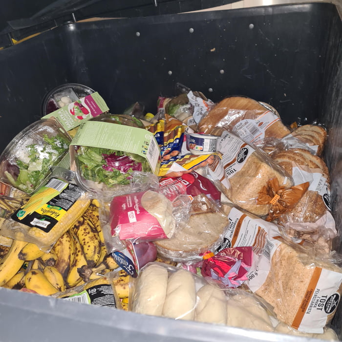 This 1200L garbage can full of food - 9GAG