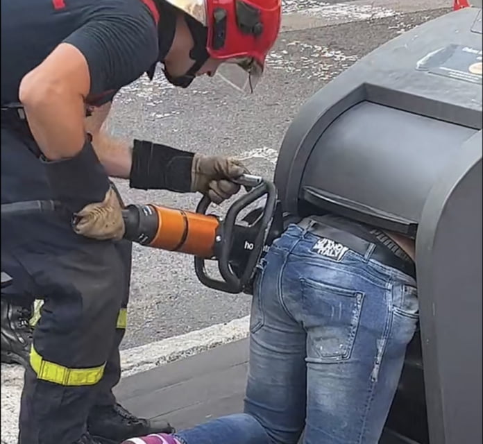 Help me step-fireman I'm stuck - 9GAG