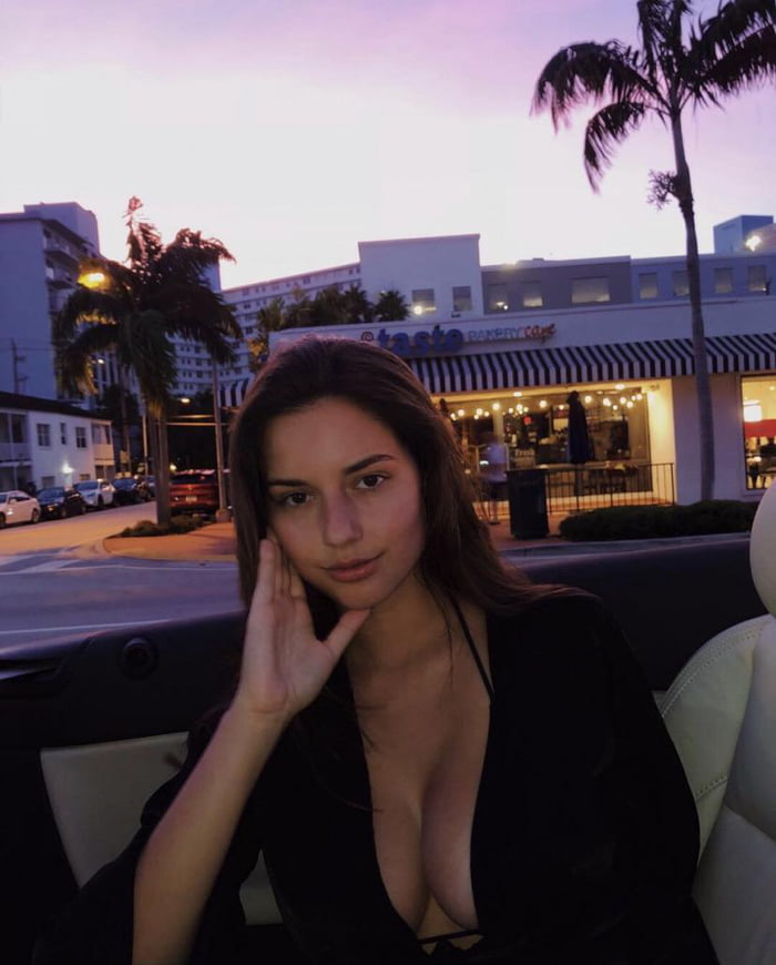 Sara Hartzell - 9GAG