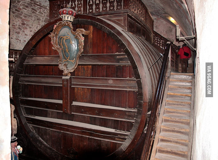 Worlds biggest wine barrel in Heidelberg, Germany - 9GAG