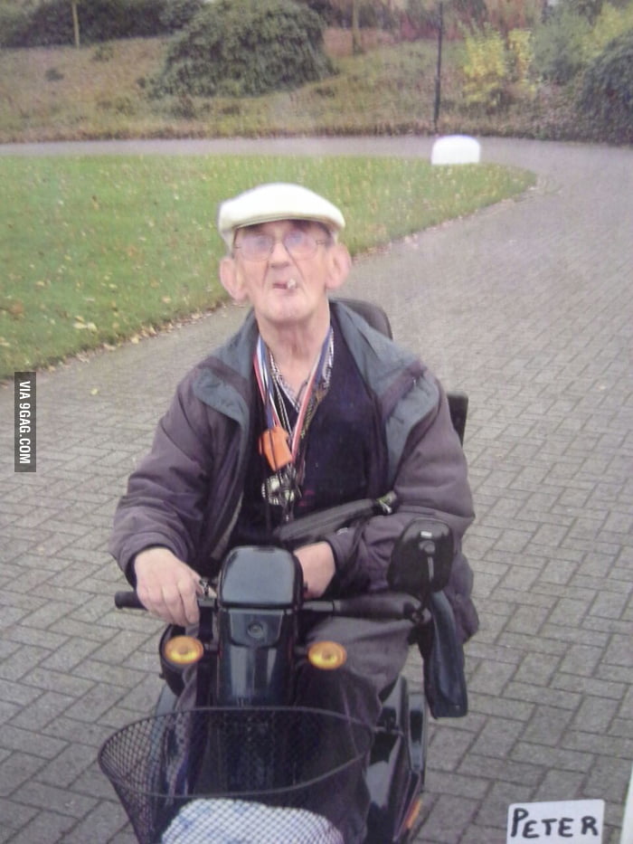 Gangsta rolling out of the bingo club - 9GAG